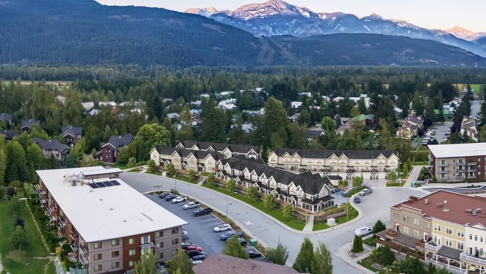 Mountain Side Townhomes In Pemberton - Vancouver New Condos